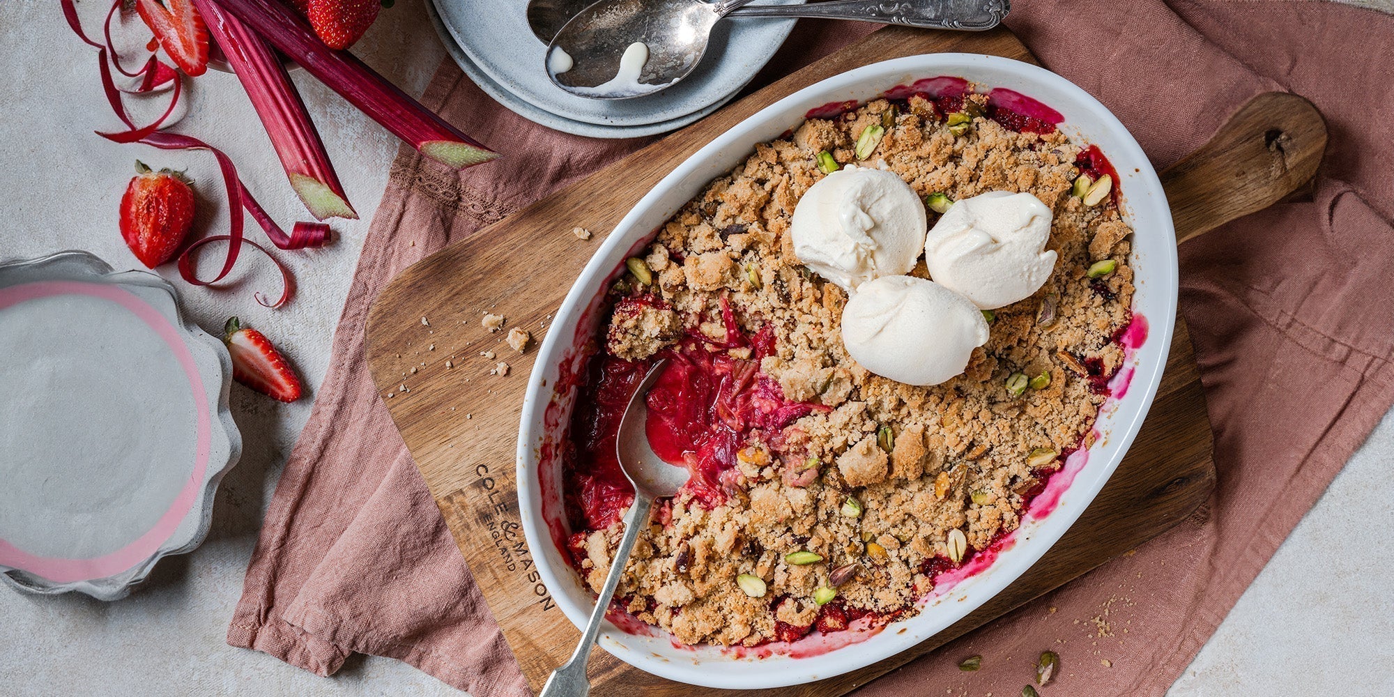 Crumble Rhubarbe et Fraise Cole & Mason, Glace à la Cannelle